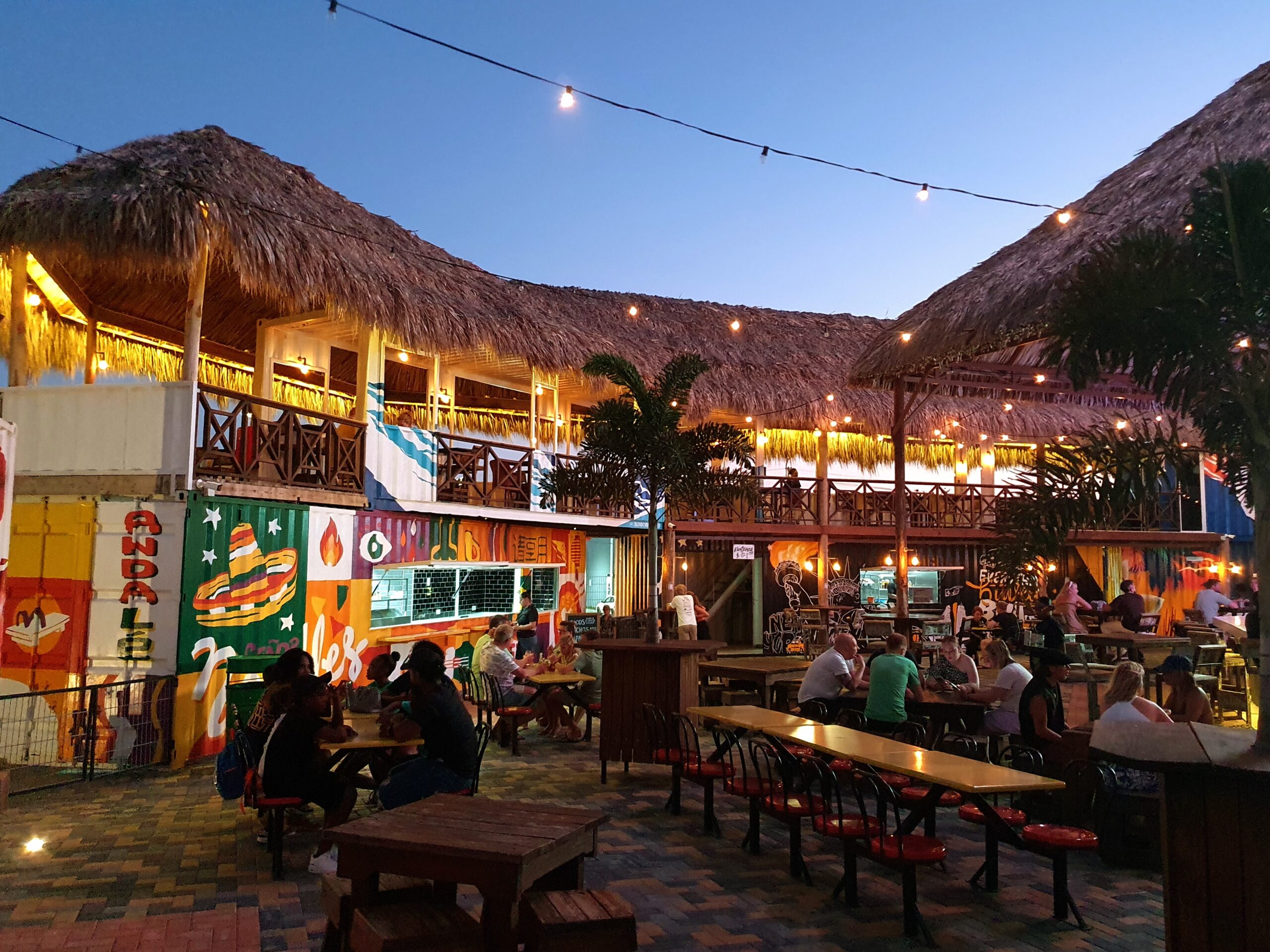 Pasawa Box Eatery: Sfeervol soulfood tussen containers